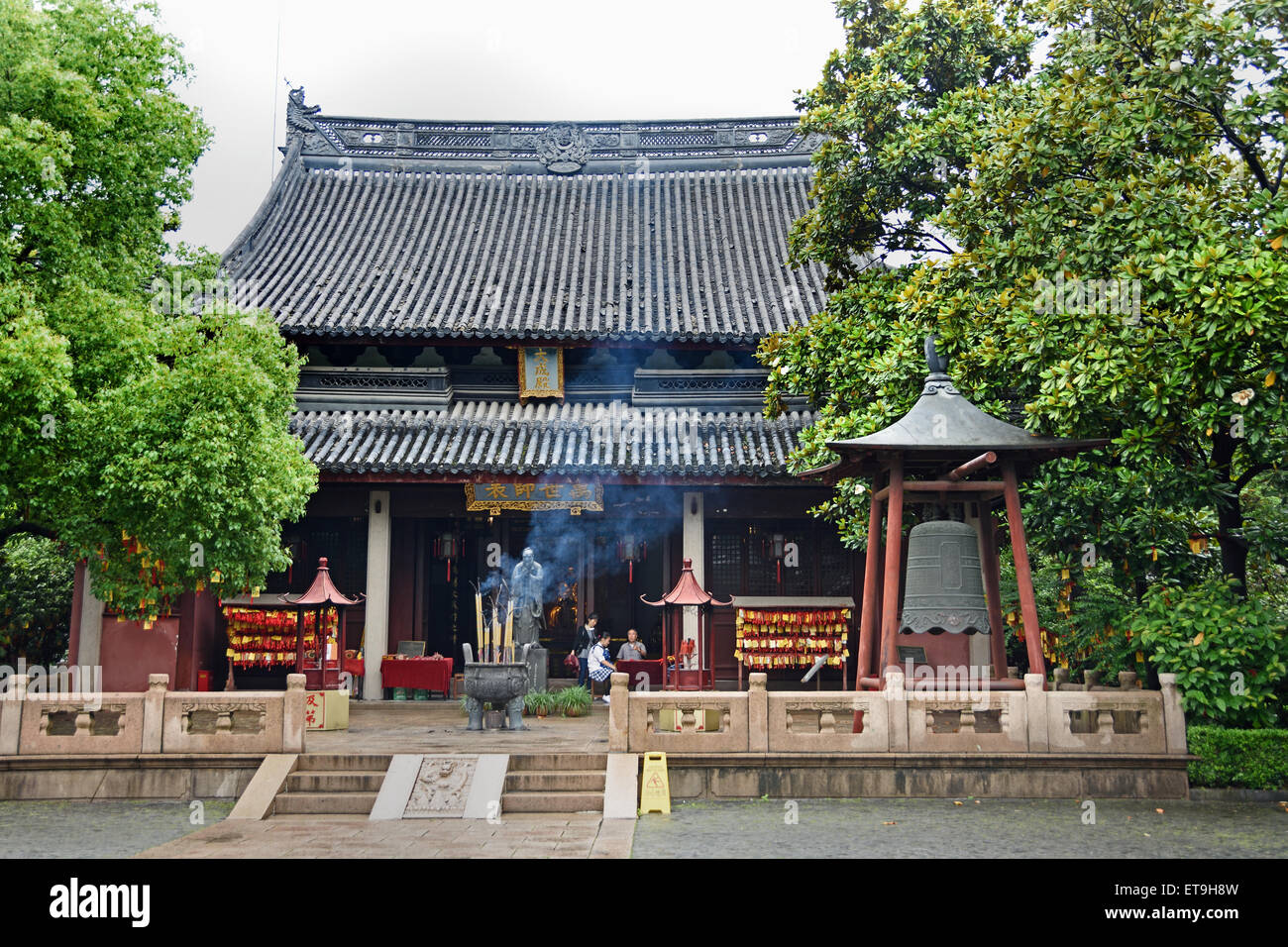 The Shanghai Wen Miao - Shanghai Confucian Temple is an ancient temple ...