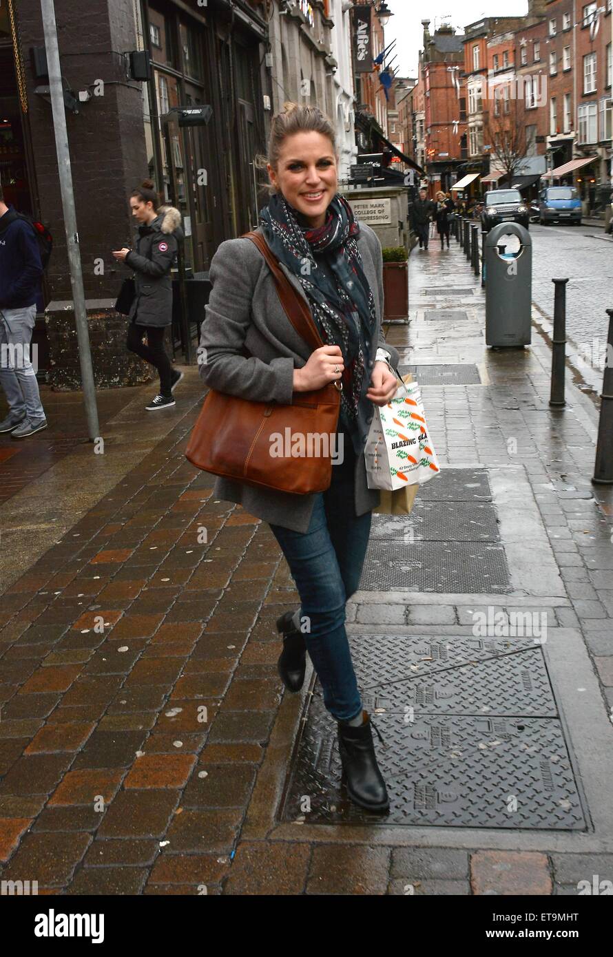 New mum Amy Huberman kicks off her New Year to a healthy start carrying ...