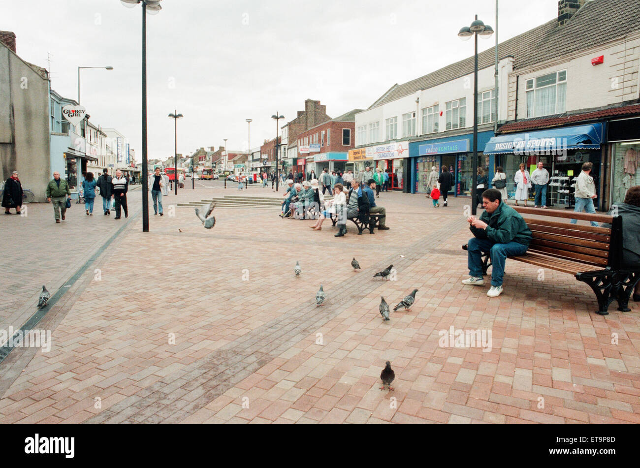 Redcar High Street, 6th June 1995. Pesestrianised Stock Photo - Alamy