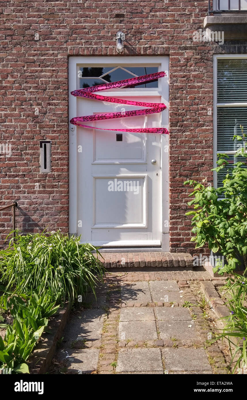 Front door with party sign hi-res stock photography and images - Alamy