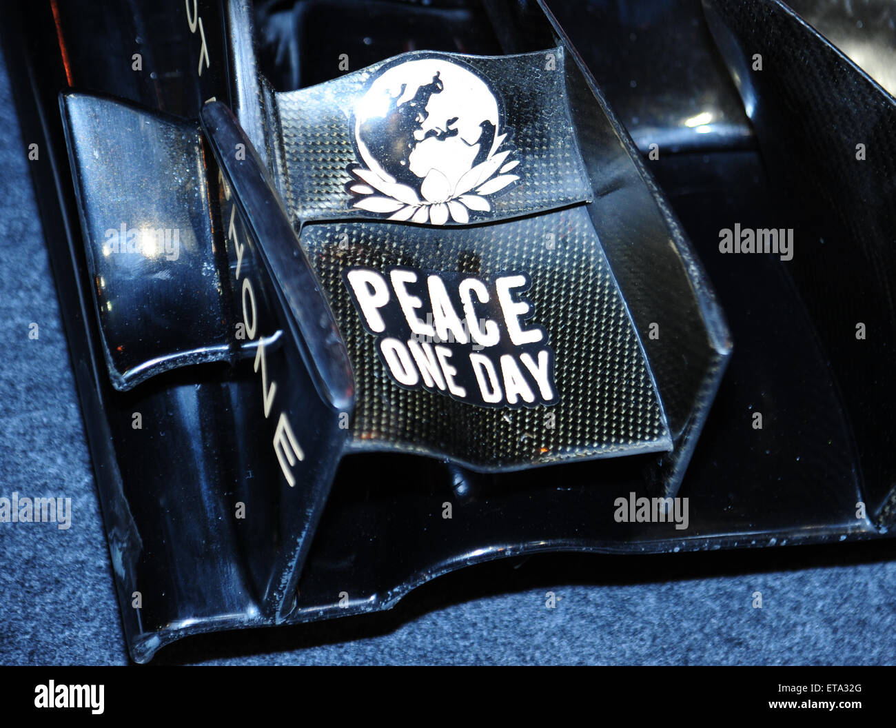 International day of peace logo hi-res stock photography and images - Alamy