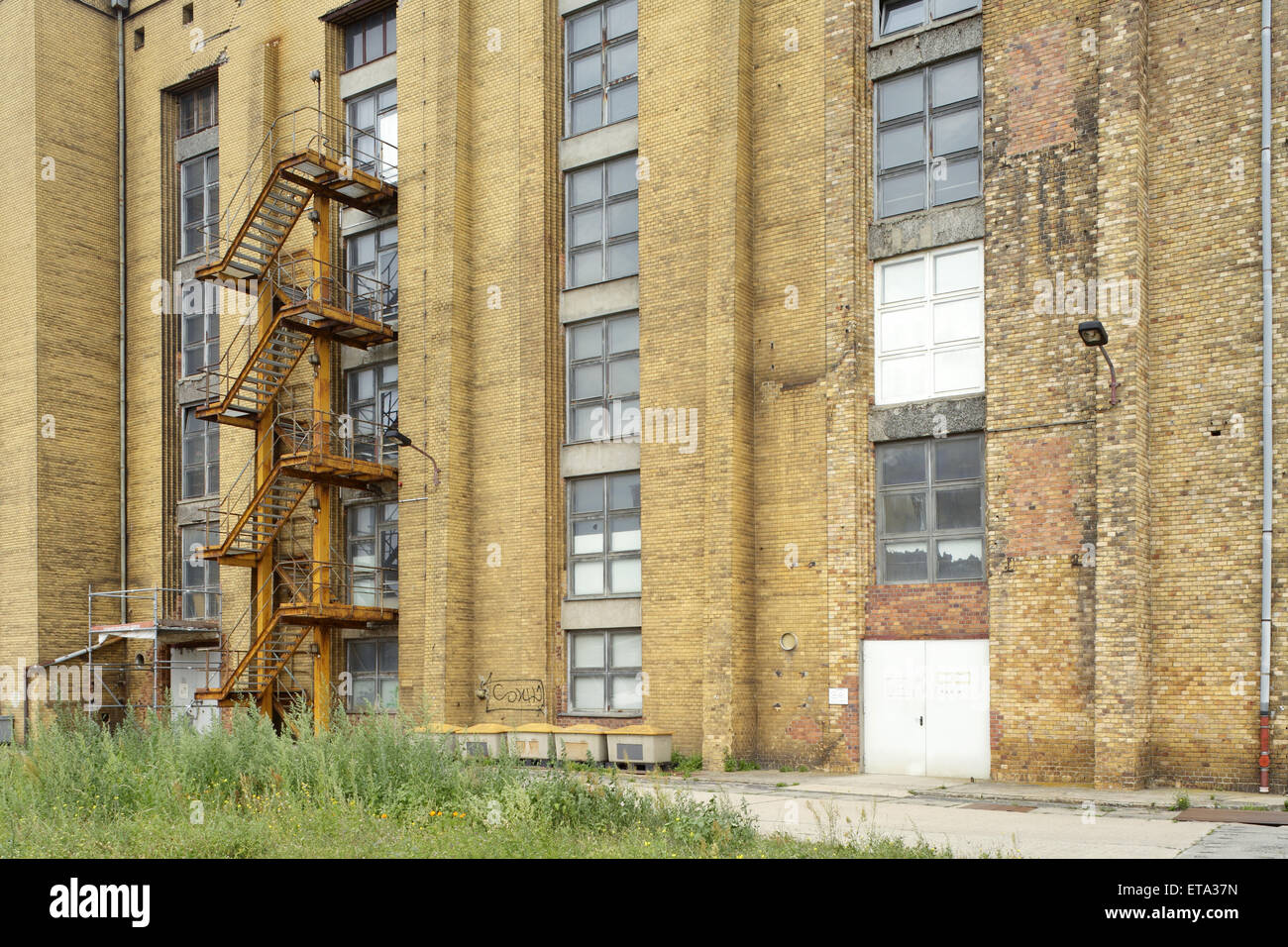 Aeg factory berlin hi-res stock photography and images - Alamy