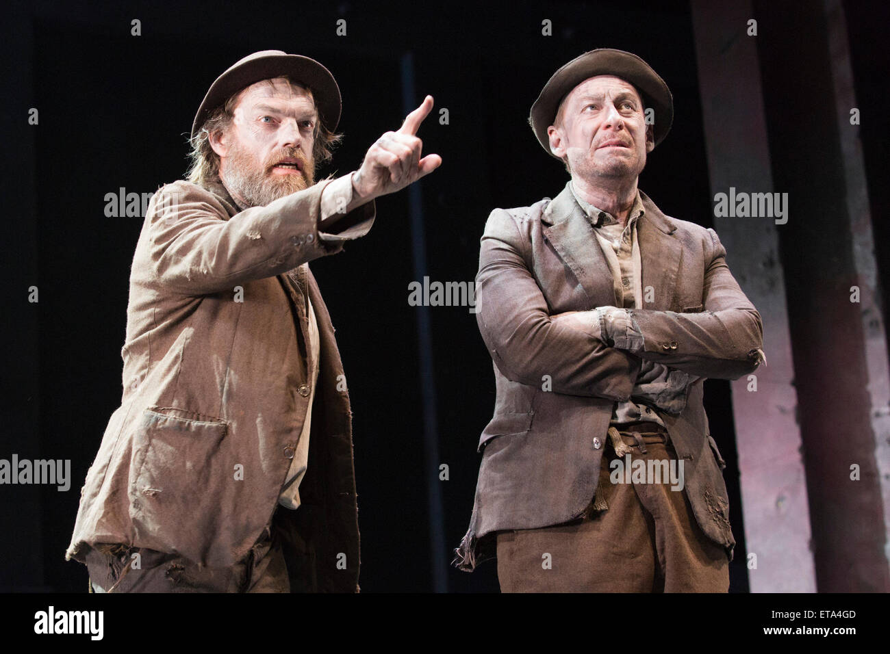 L-R: Hugo Weaving as Vladimir and Richard Roxburgh as Estragon. Actors ...