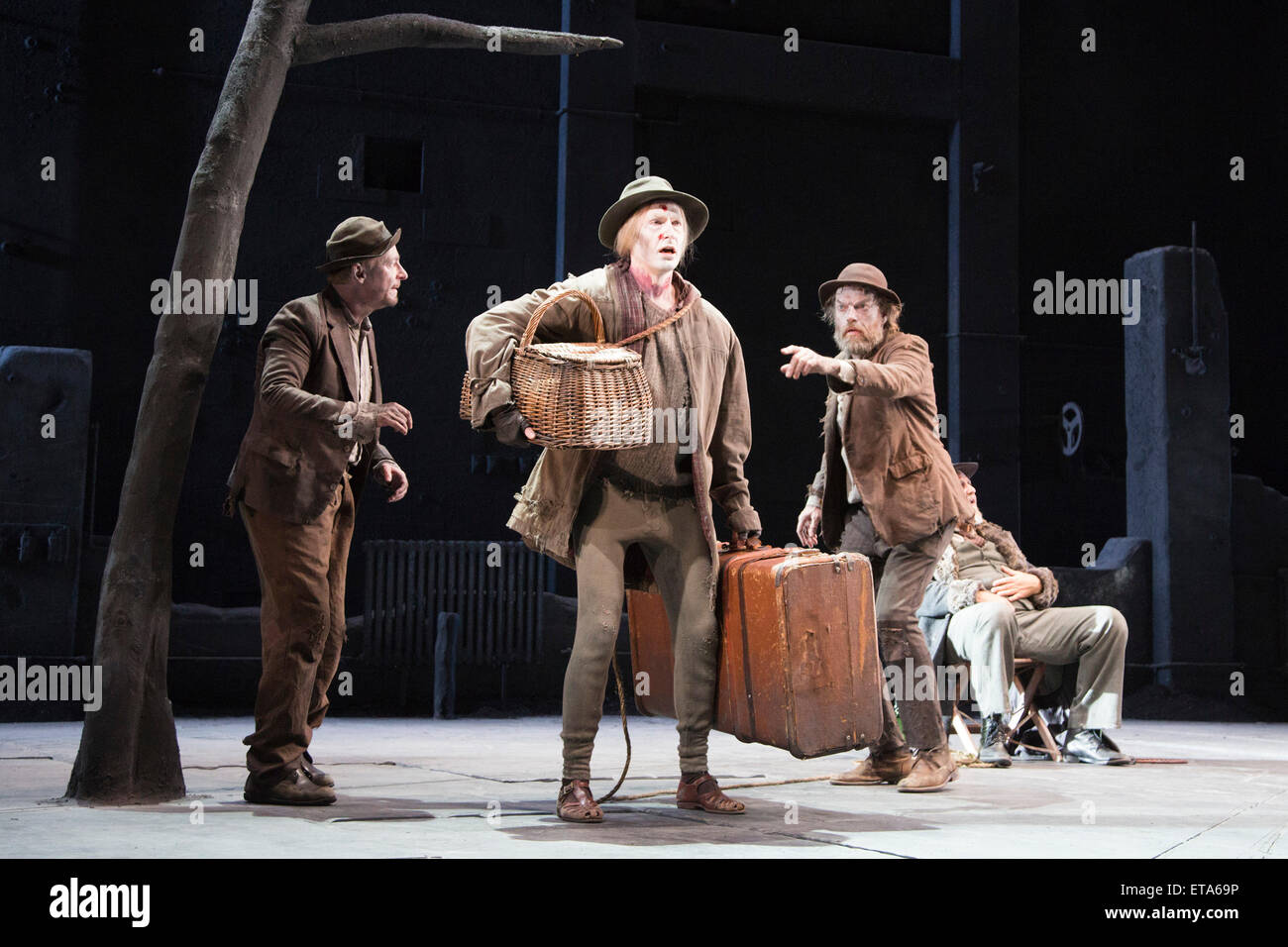 L-R: Richard Roxburgh as Estragon, Luke Mulllins as Lucky, Hugo Weaving ...