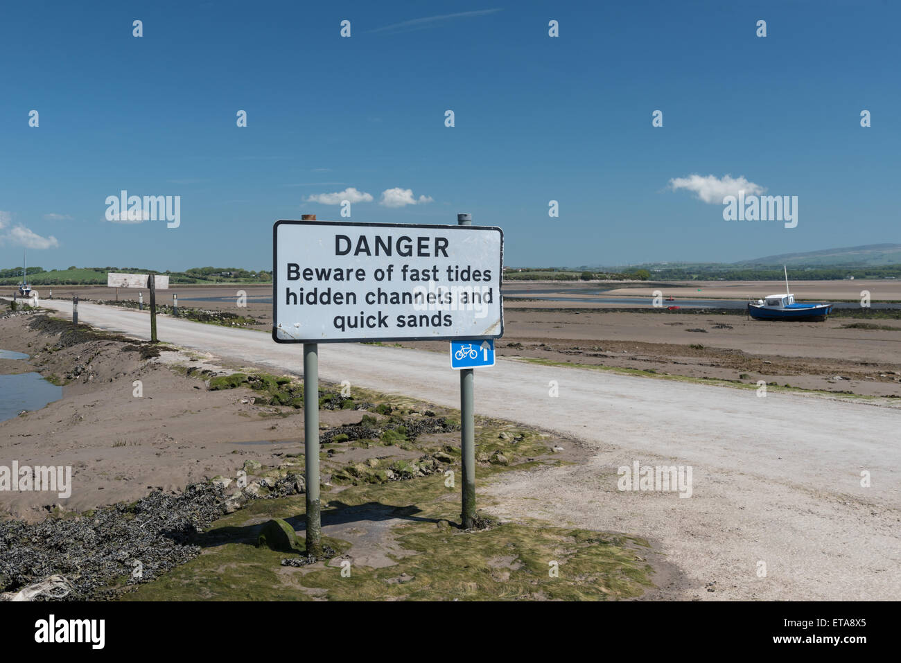 Tidal Road and warning sign at Sunderland Point Stock Photo - Alamy