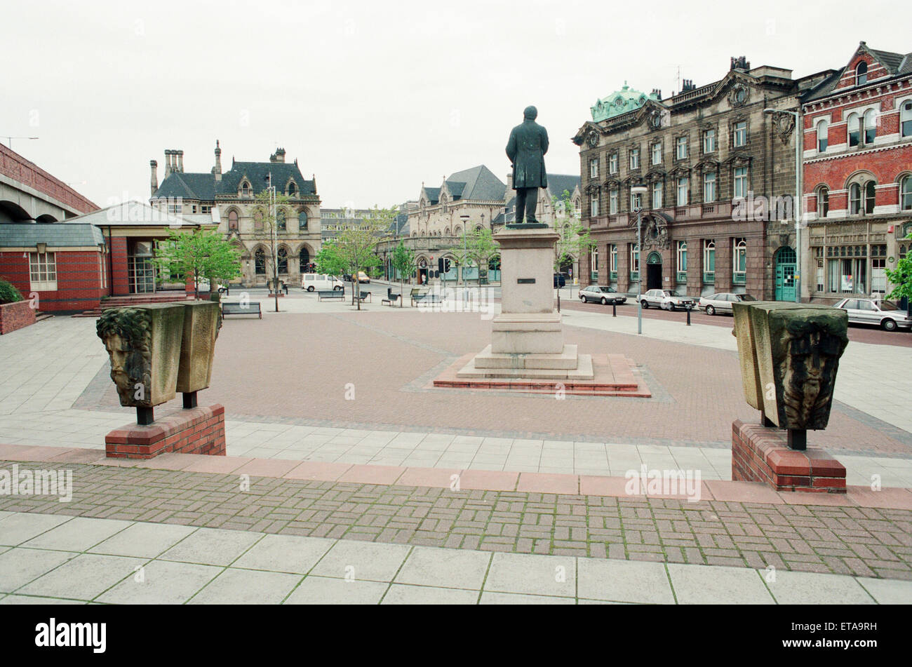Middlesbrough statues hi-res stock photography and images - Alamy