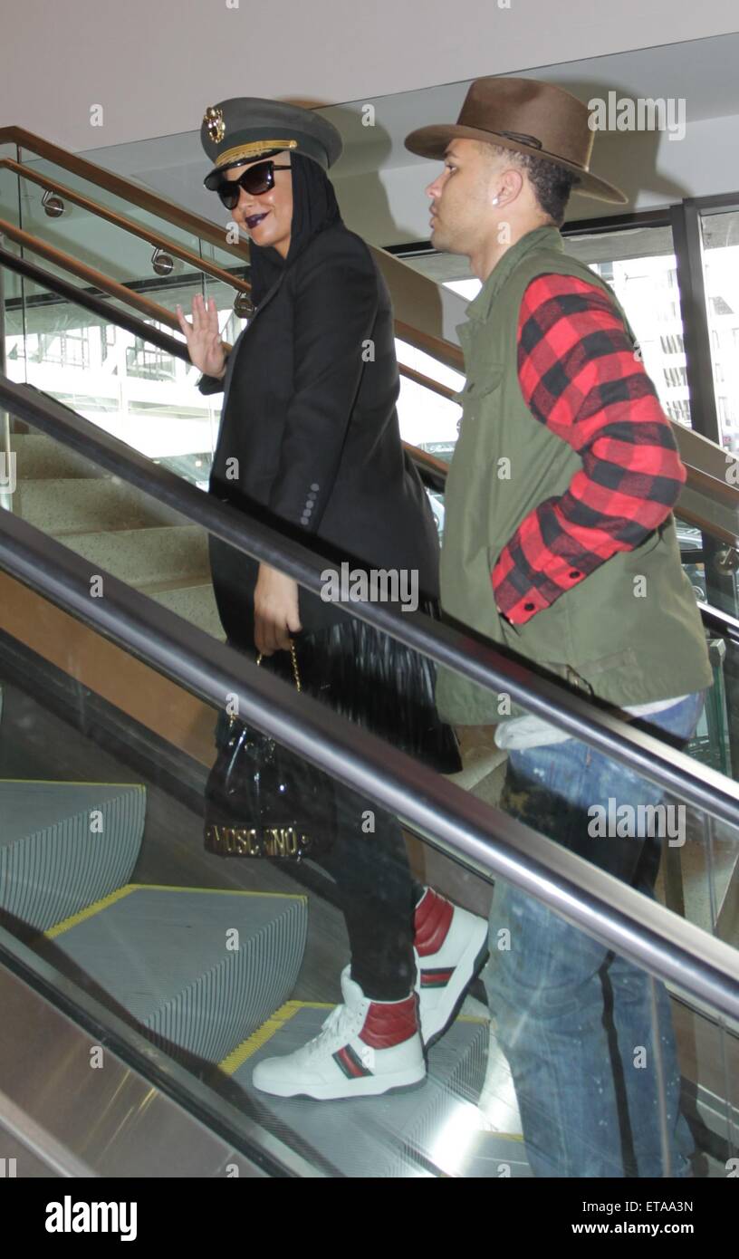 Amber Rose prepares to fly out from Los Angeles International Airport ...