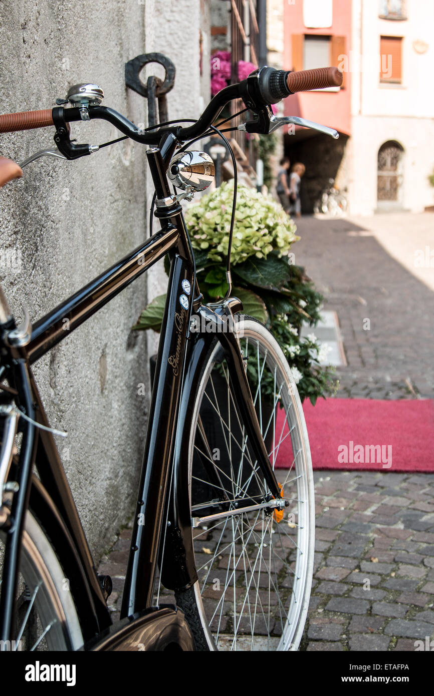 Italian vintage bicycle hi-res stock photography and images - Alamy