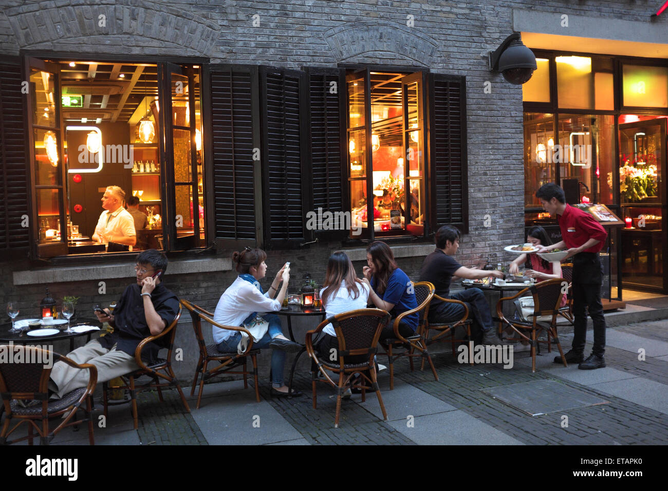 Shanghai Xintiandi Nightlife Bar bars Stock Photo - Alamy