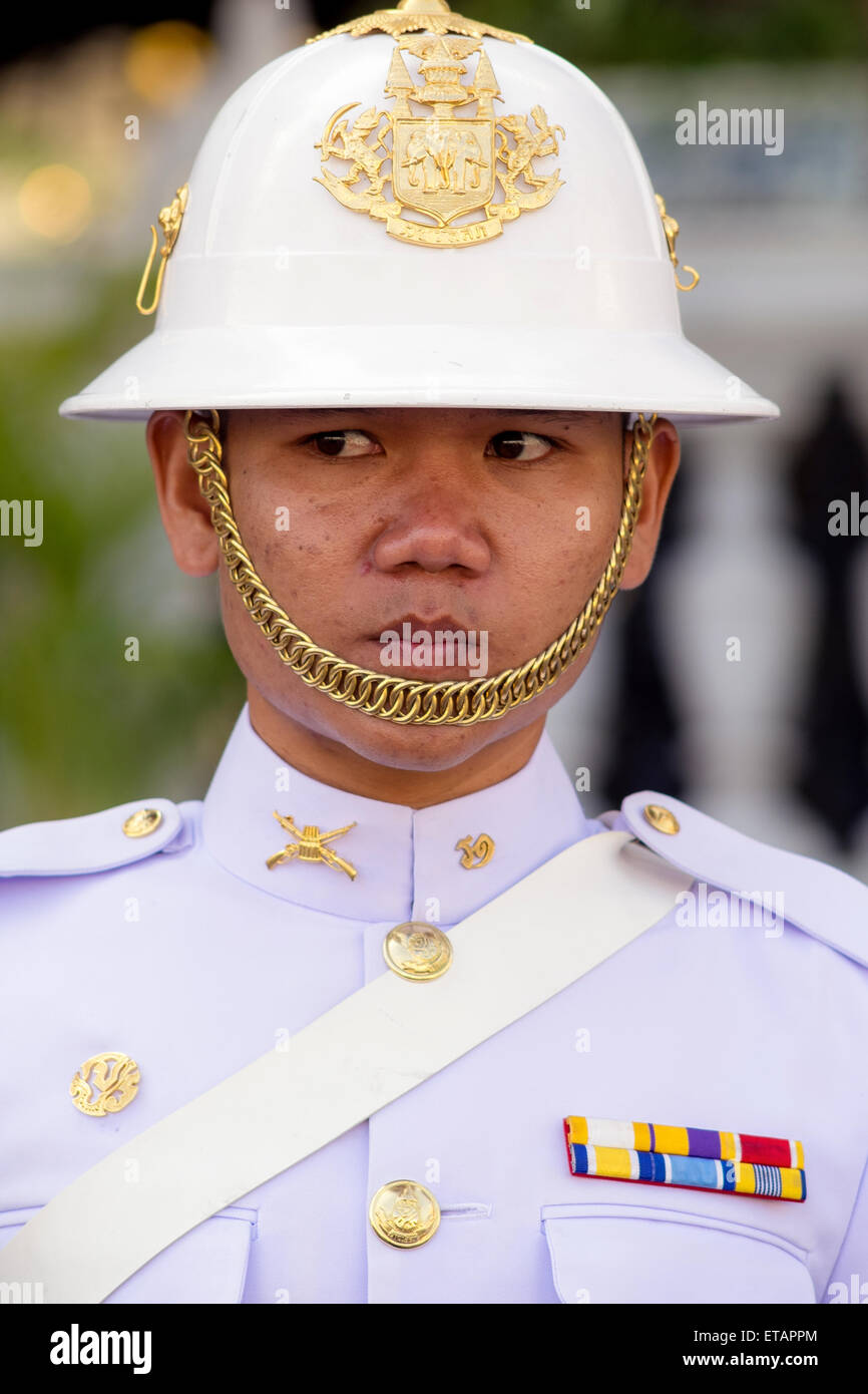 Royal thai guard hi-res stock photography and images - Alamy