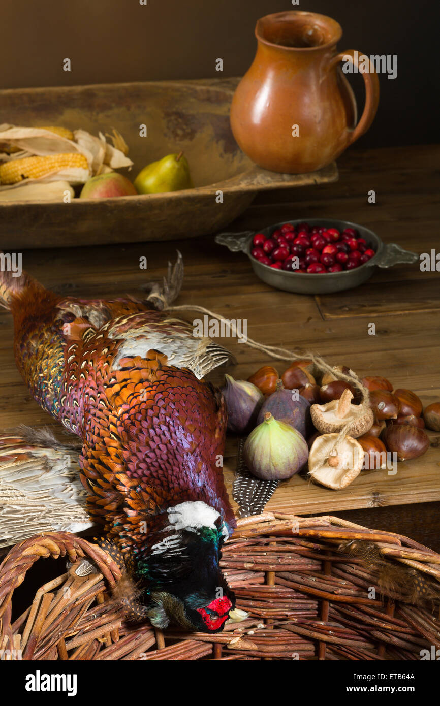 Pheasant bird table hi-res stock photography and images - Alamy
