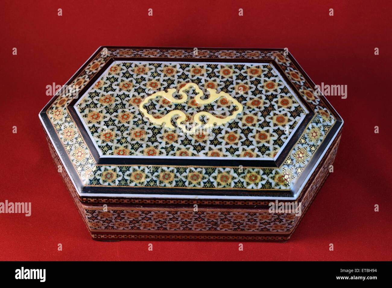 Khaatam Khatam kari Handicraft made in Esfahan Naqshe Jahan Square Iran ...