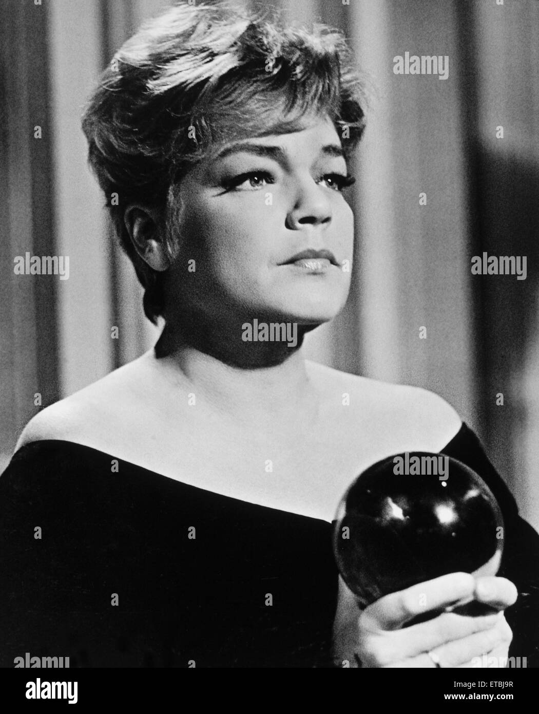 Simone Signoret, on-set of the Film "Games", 1967 Stock Photo - Alamy