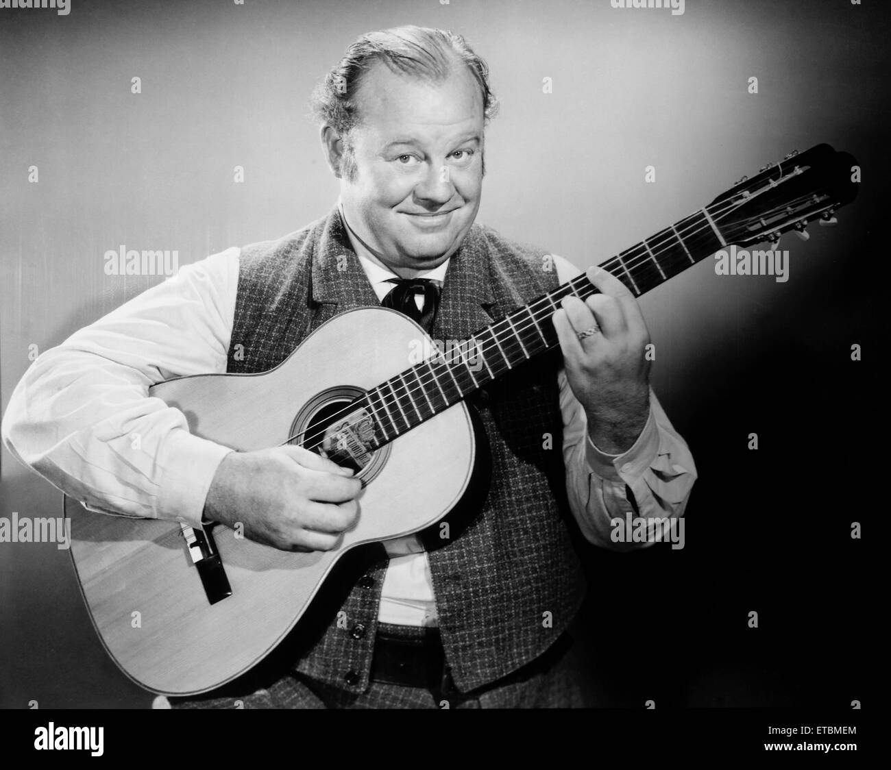 Burl Ives, on-set of the Film "Sea Station", 1948 Stock Photo - Alamy