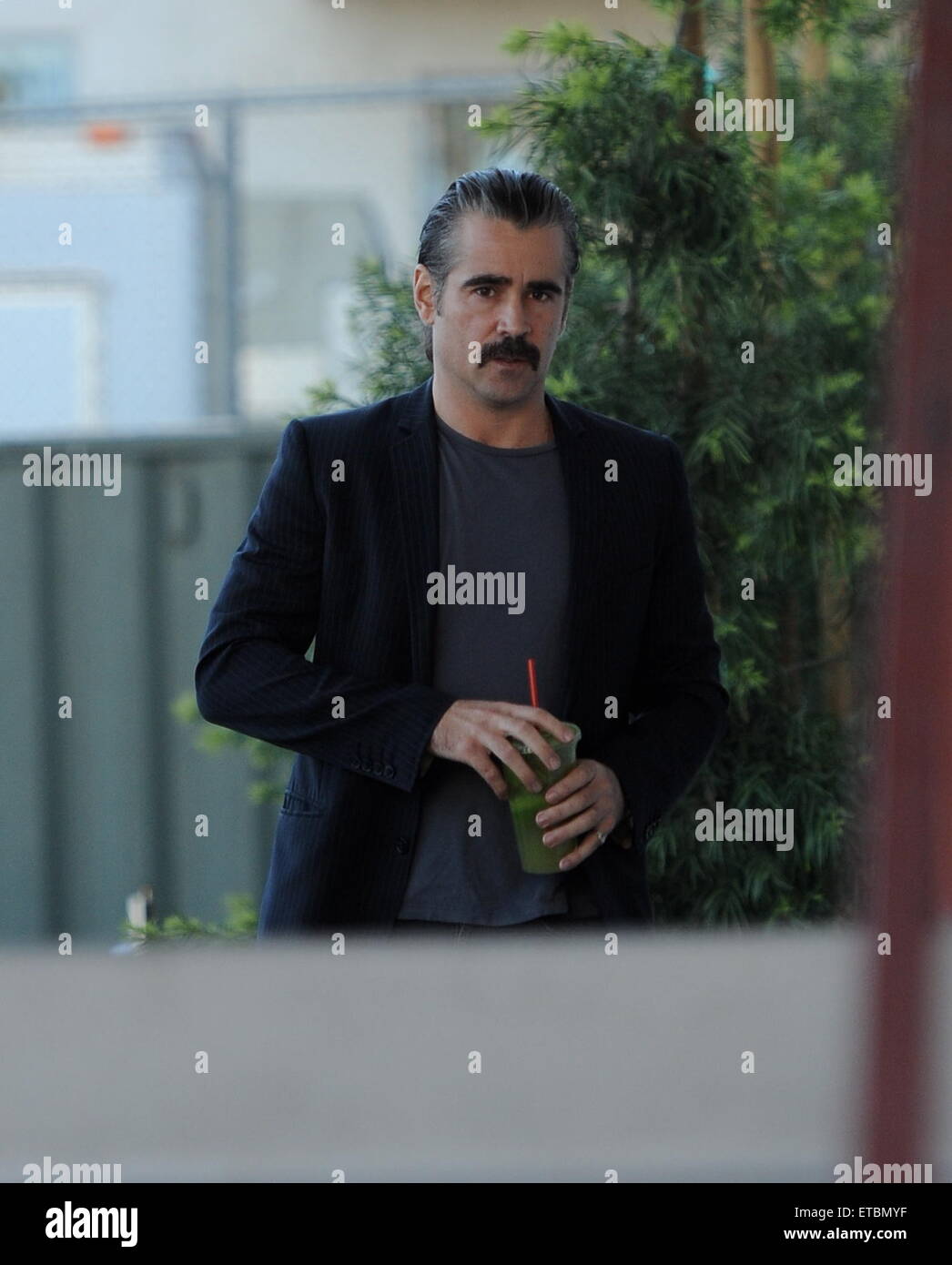 Actor Colin Farrell garbs a quick healthy drink at Break Room Cafe in ...