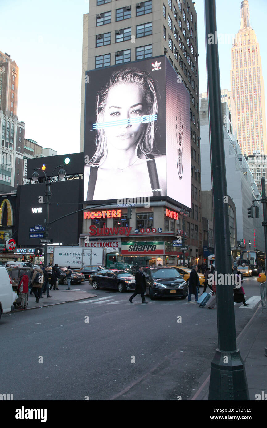 Hooters Manhattan VIP Press Party at Hooters Manhattan - Arrivals Where ...