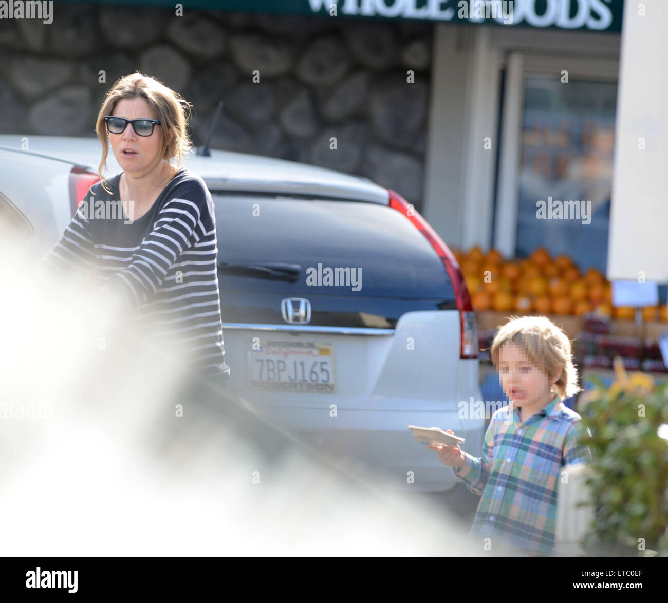 'How I Met Your Mother' star Sarah Chalke goes grocery shopping at ...