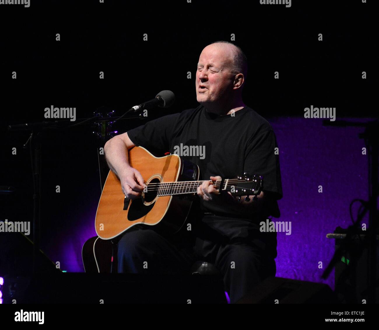 Folk singer christy moore hi-res stock photography and images - Alamy