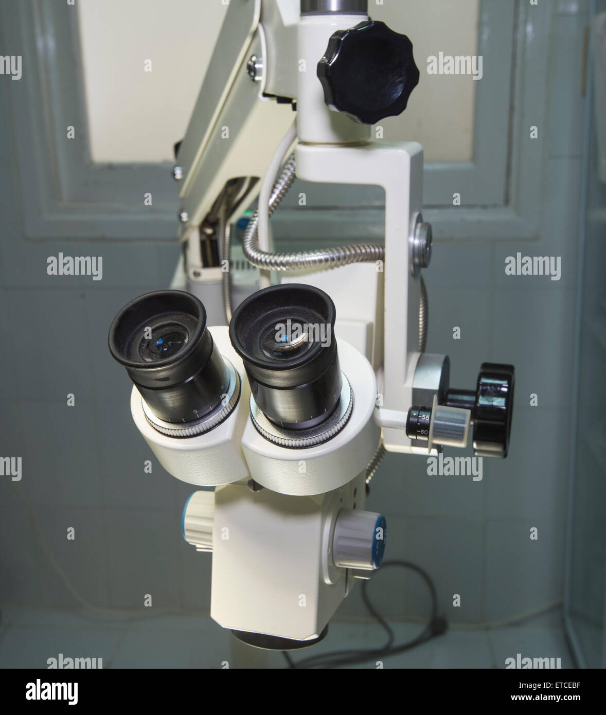 Microscope machine hi-res stock photography and images - Alamy