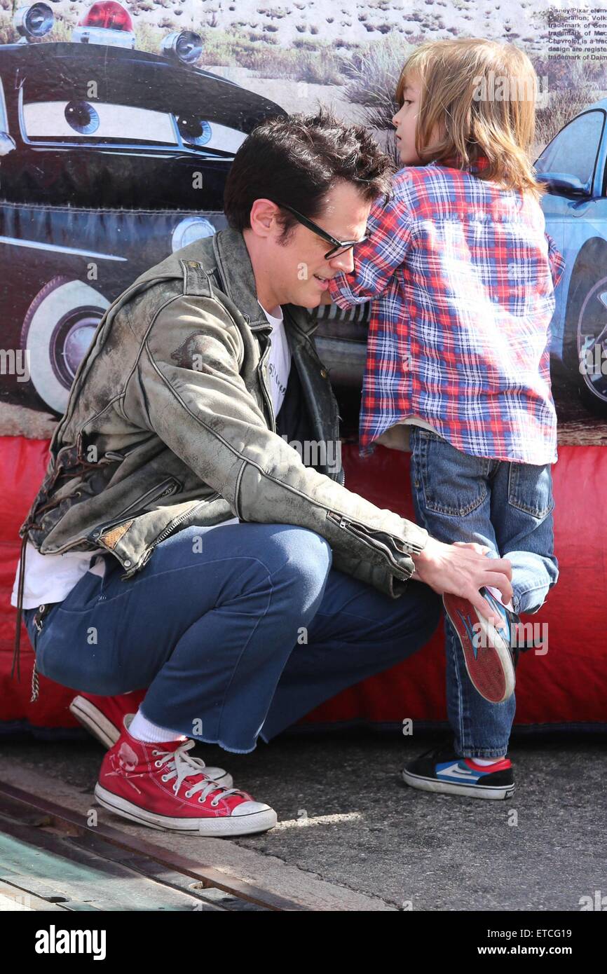 Johnny Knoxville takes his family to the Studio City Farmers Market ...
