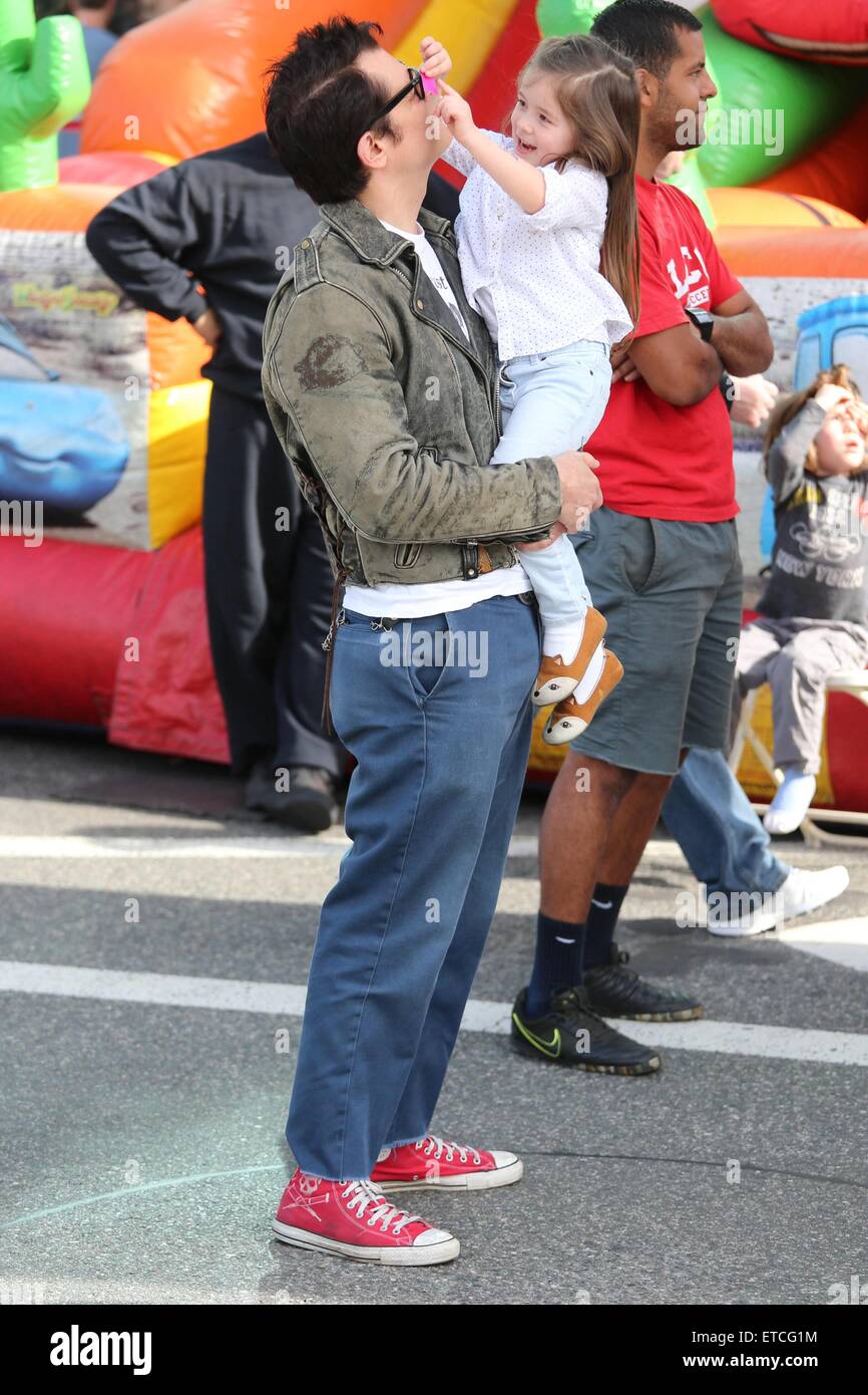 Johnny Knoxville takes his family to the Studio City Farmers Market ...