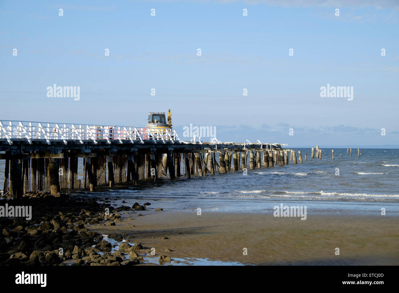 Demolition continues on Shorncliffe Jetty Stock Photo - Alamy