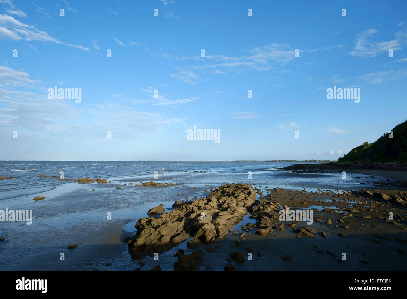 Demolition continues on Shorncliffe Jetty Stock Photo - Alamy