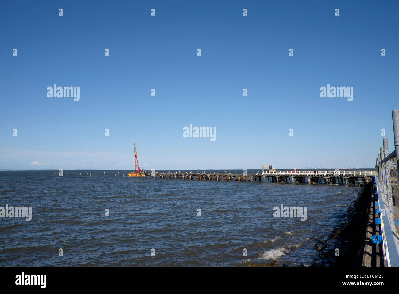 Demolition continues on Shorncliffe Jetty Stock Photo - Alamy