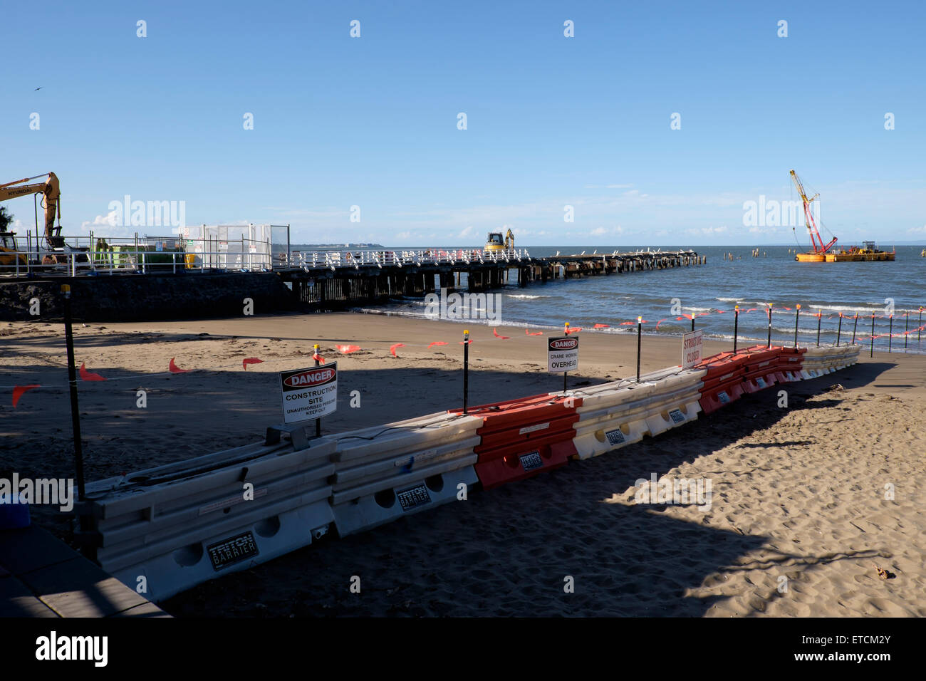Demolition continues on Shorncliffe Jetty Stock Photo - Alamy