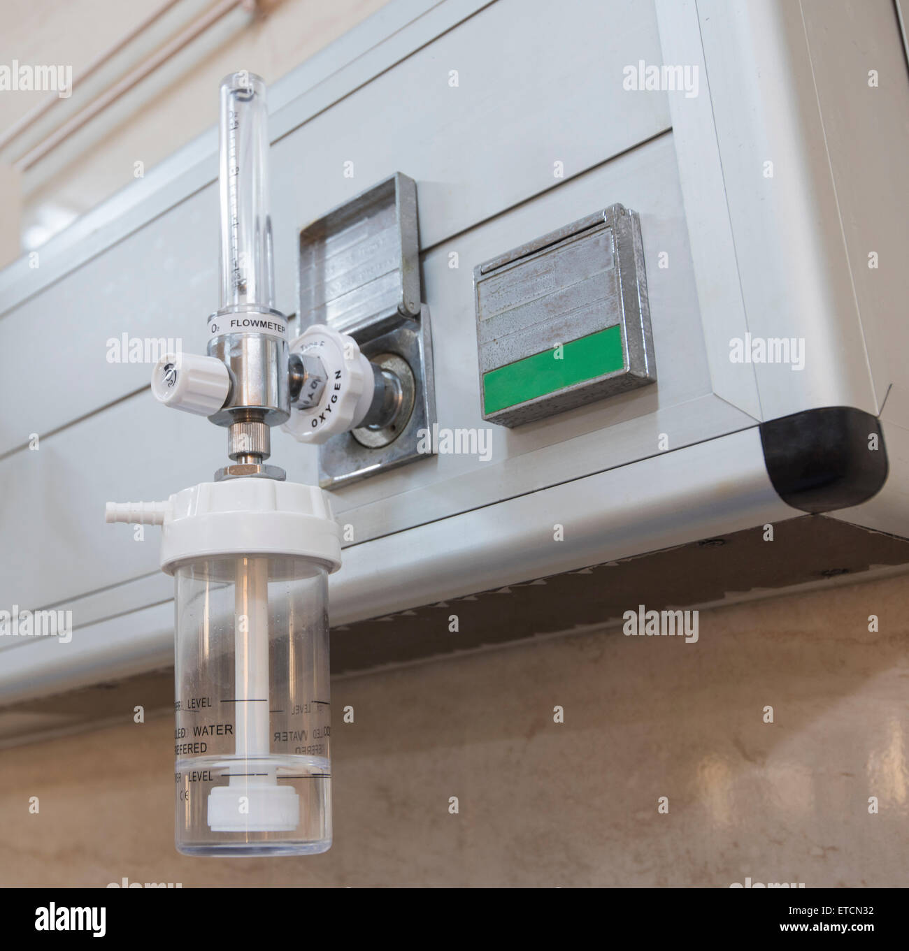 Oxygen flow meter hi-res stock photography and images - Alamy