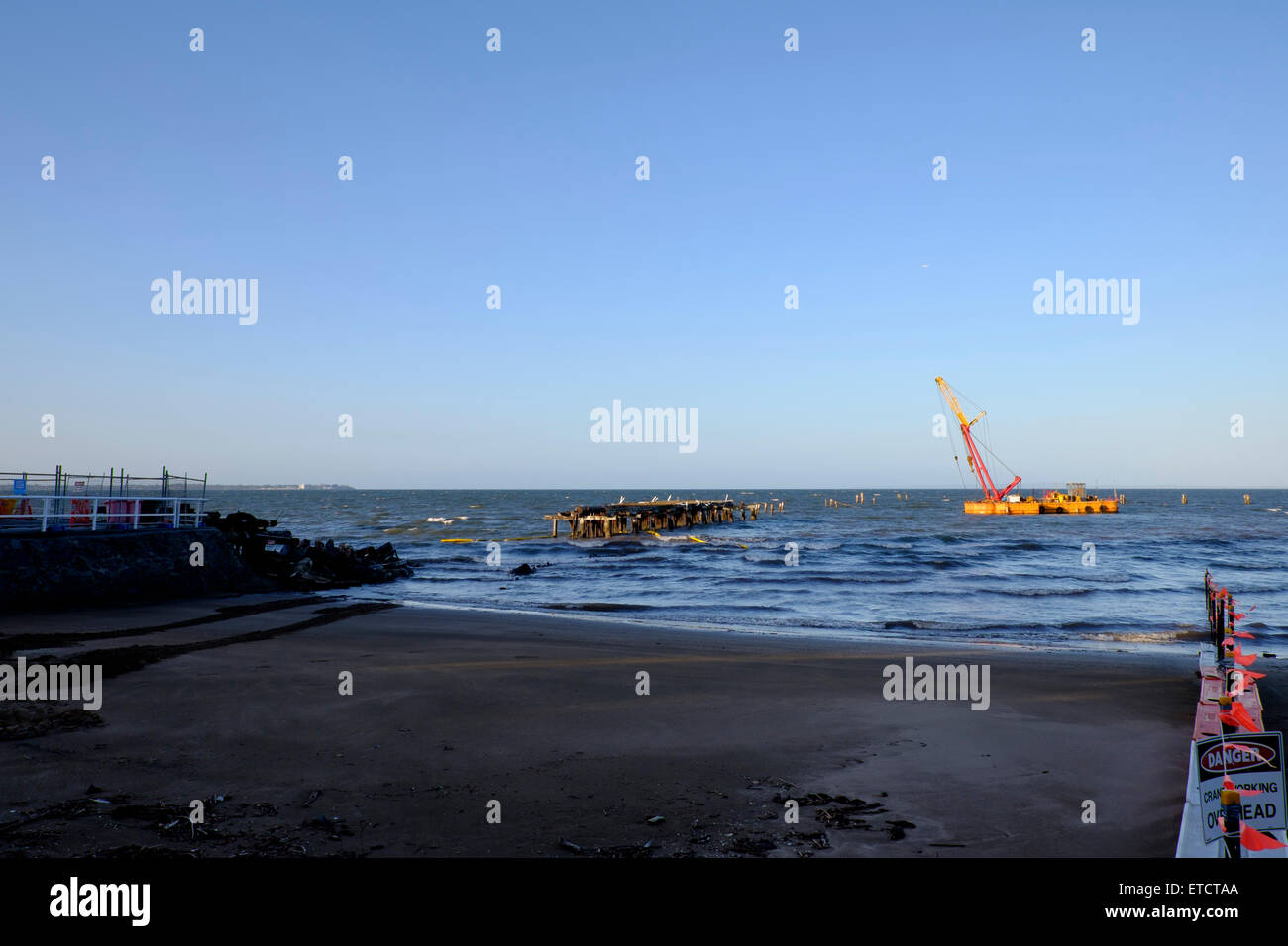 Demolition continues on Shorncliffe Jetty Stock Photo - Alamy
