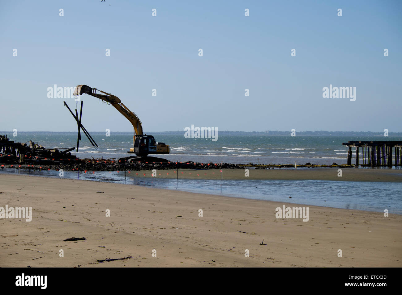 Demolition continues on Shorncliffe Jetty Stock Photo - Alamy