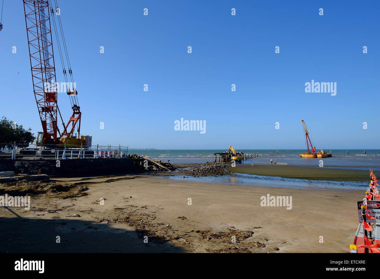Demolition continues on Shorncliffe Jetty Stock Photo - Alamy