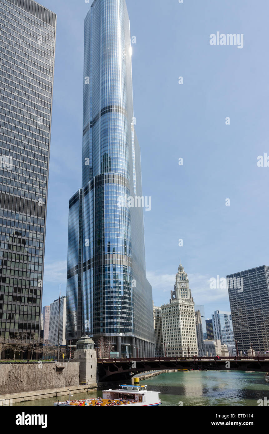 View of buildings on downtown Chicago Stock Photo - Alamy