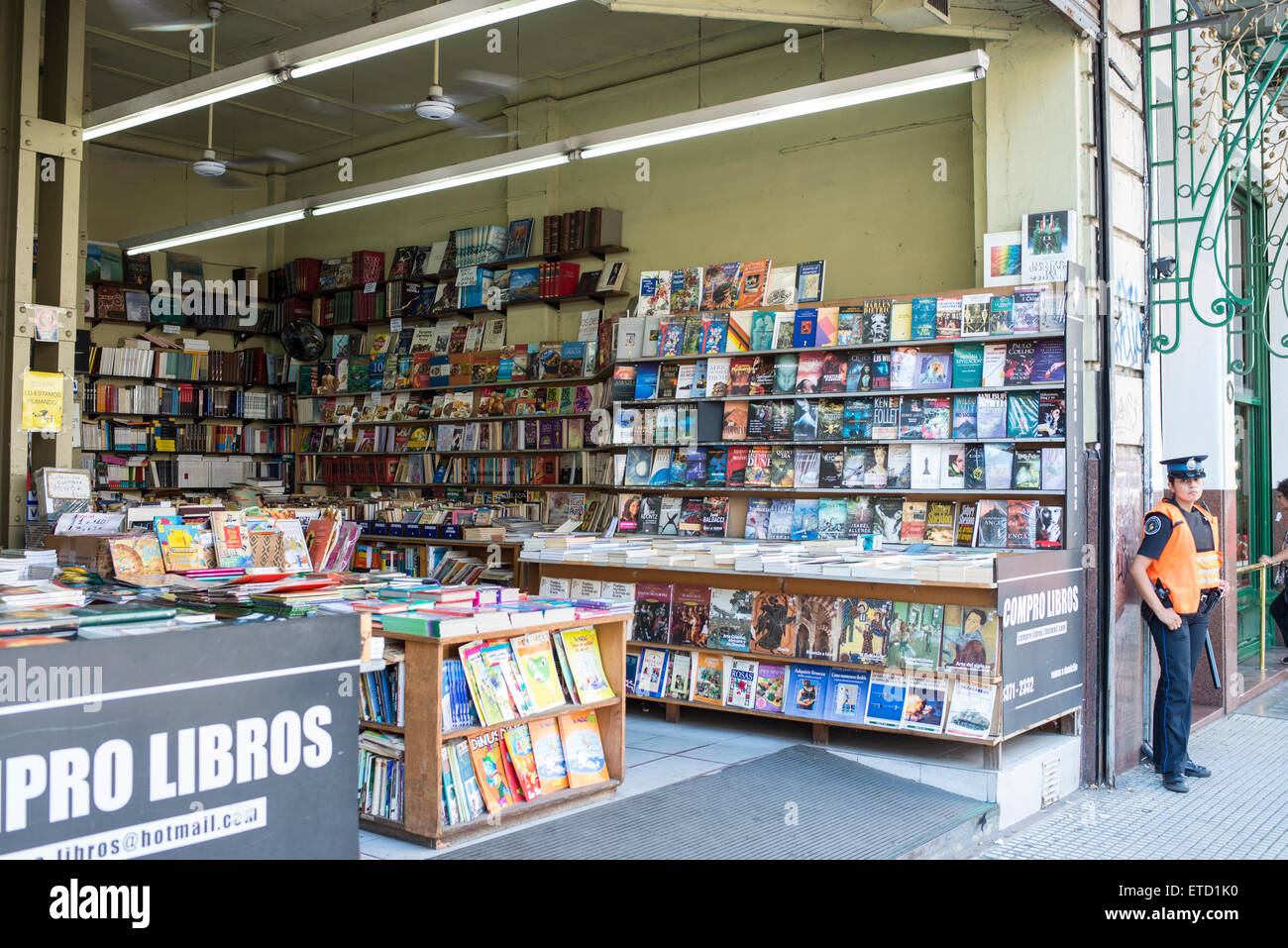 Bookshop front hi-res stock photography and images - Alamy