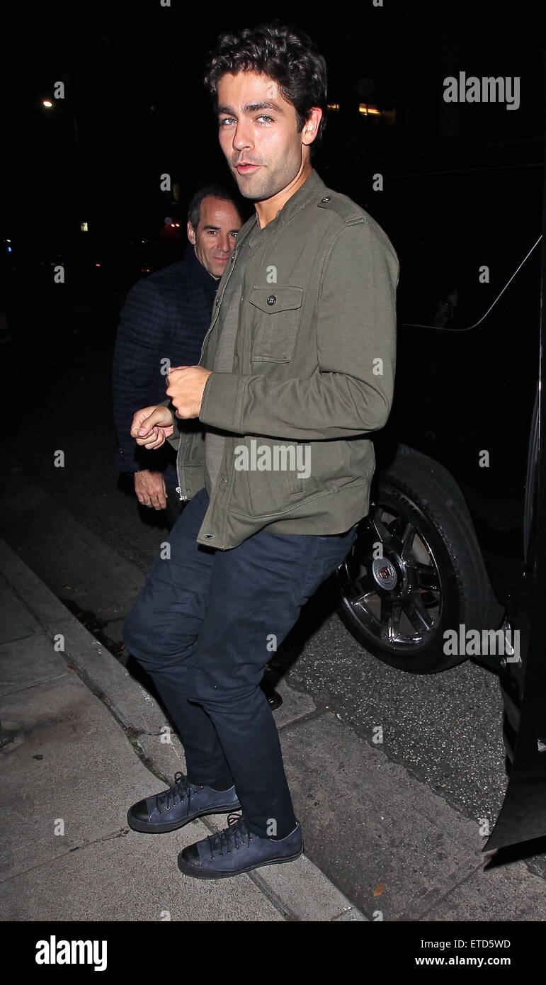 Nick Jonas celebrates the success of his new single with family and ...