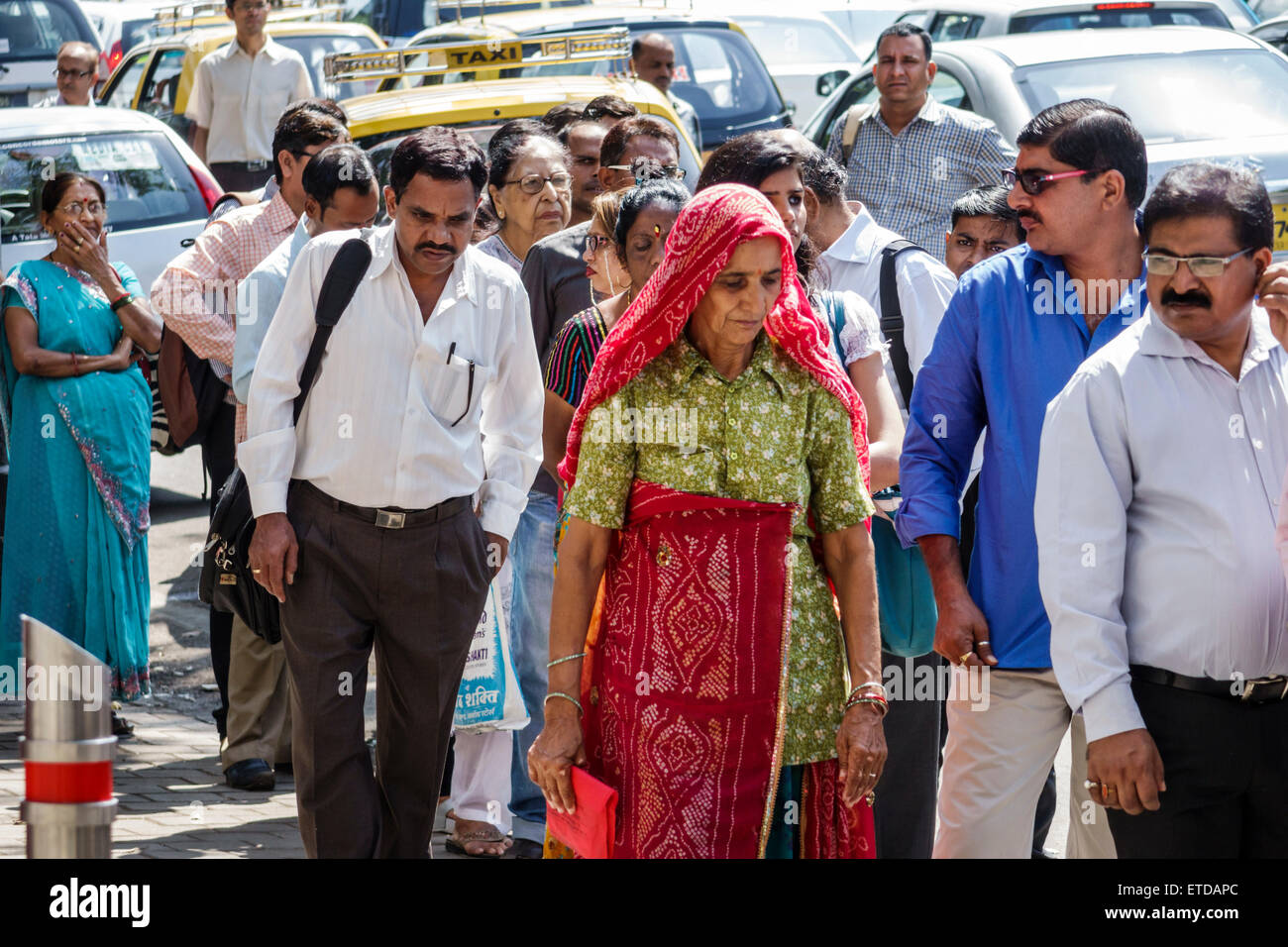 Churchgate veer nariman road hi-res stock photography and images - Alamy