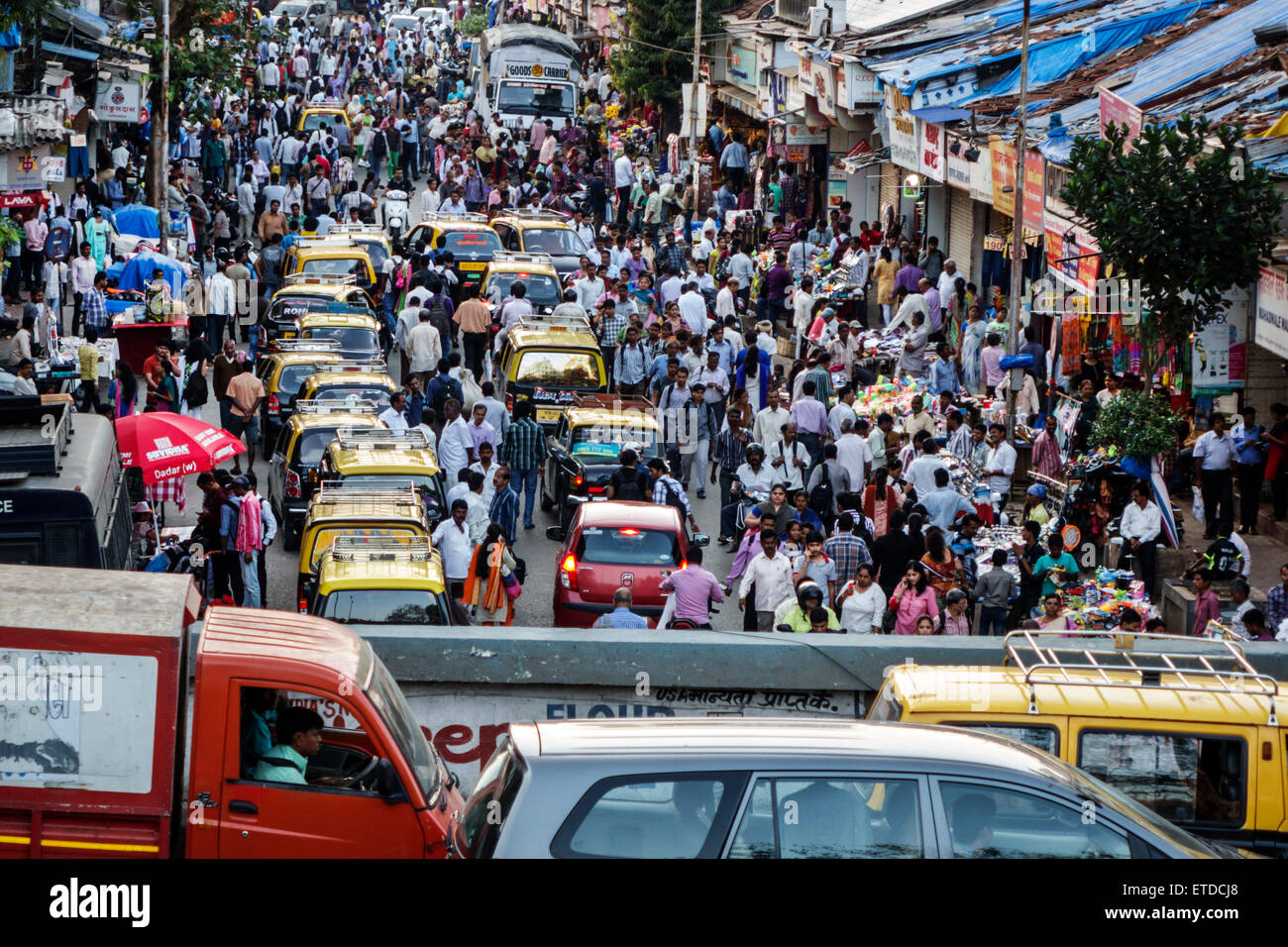 Mumbai India,Indian Asian,Dadar West,rush hour,commuters,street,Kavi ...