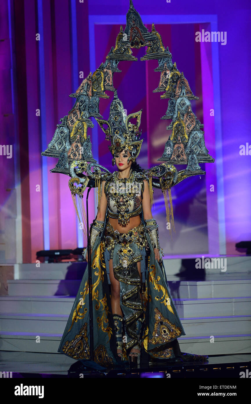 Elvira Devinamira Miss Universe Costume