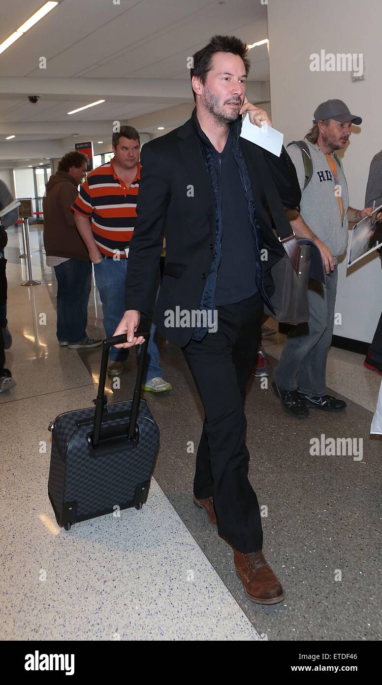 Keanu Reeves departs from Los Angeles International Airport (LAX ...