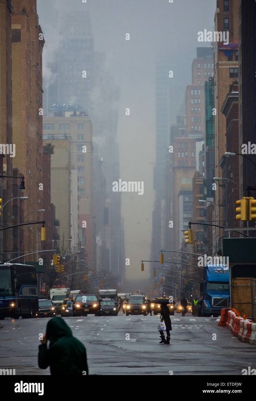 New York City is expected to receive 4-6 inches of mixed snow and rain ...