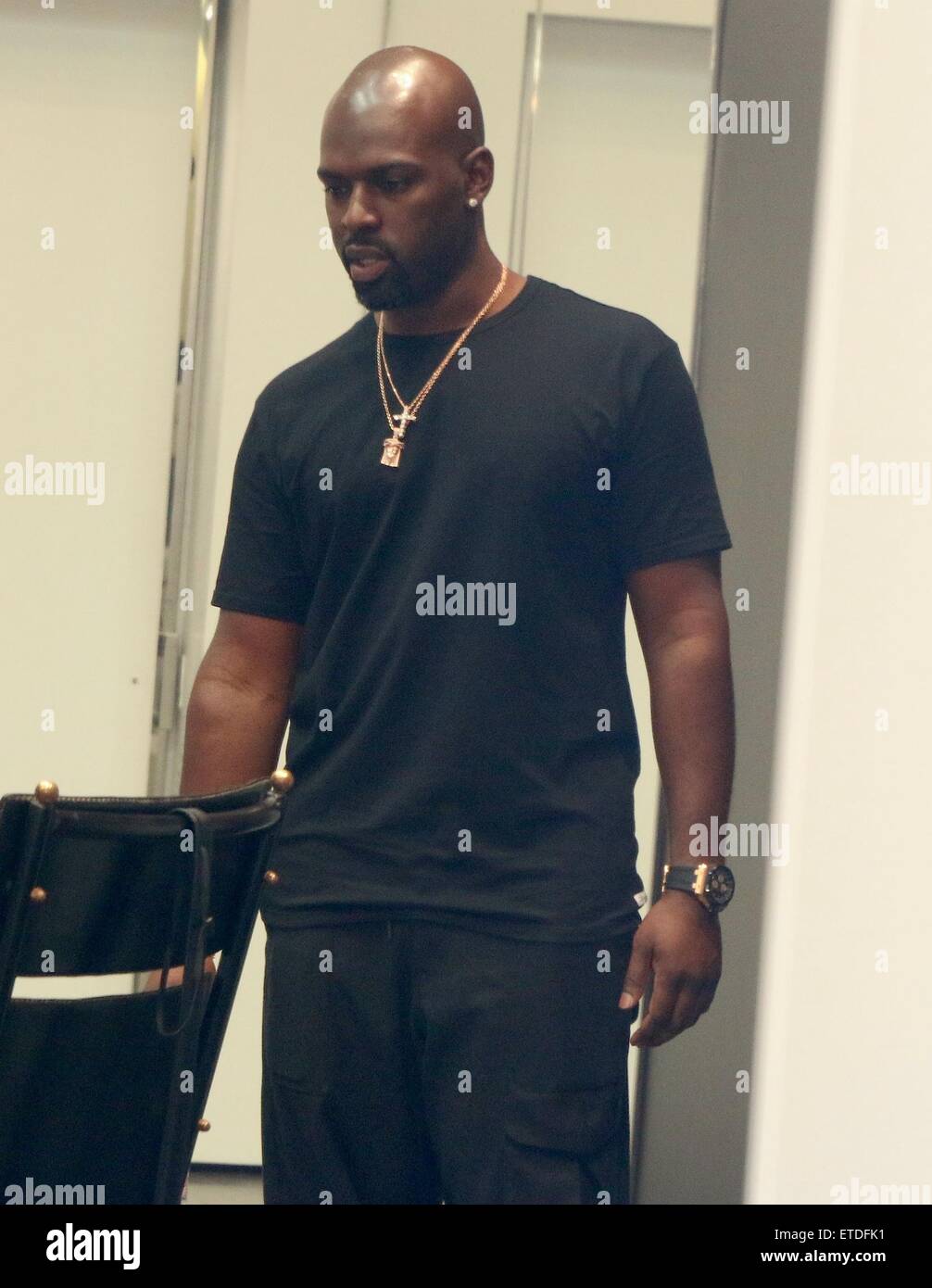 Justin Bieber and Corey Gamble shop together in Beverly Hills Featuring ...