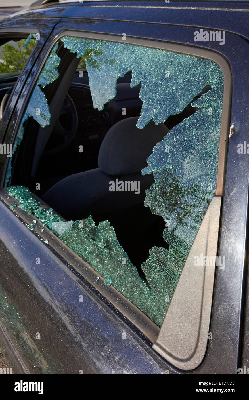 Car wrecking hi-res stock photography and images - Alamy