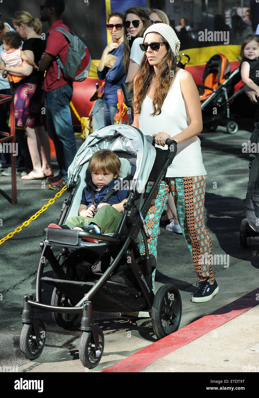 Jamie Lynn Sigler takes her son Beau to the farmers market Featuring ...