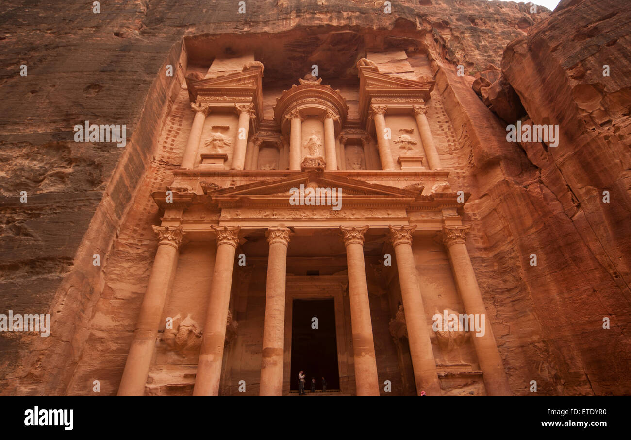 The front of the Treasury Building in Petra, Jordan Stock Photo - Alamy
