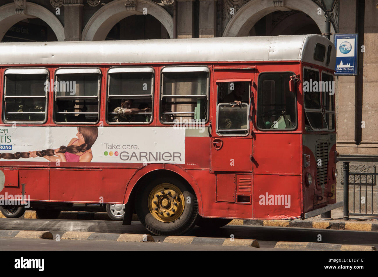 Mumbai bus stop hi-res stock photography and images - Alamy