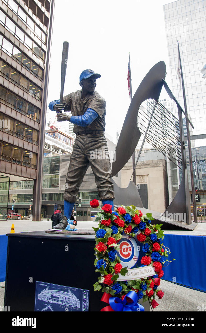 The Chicago Cubs bronze statue of baseball legend Ernie Banks on ...