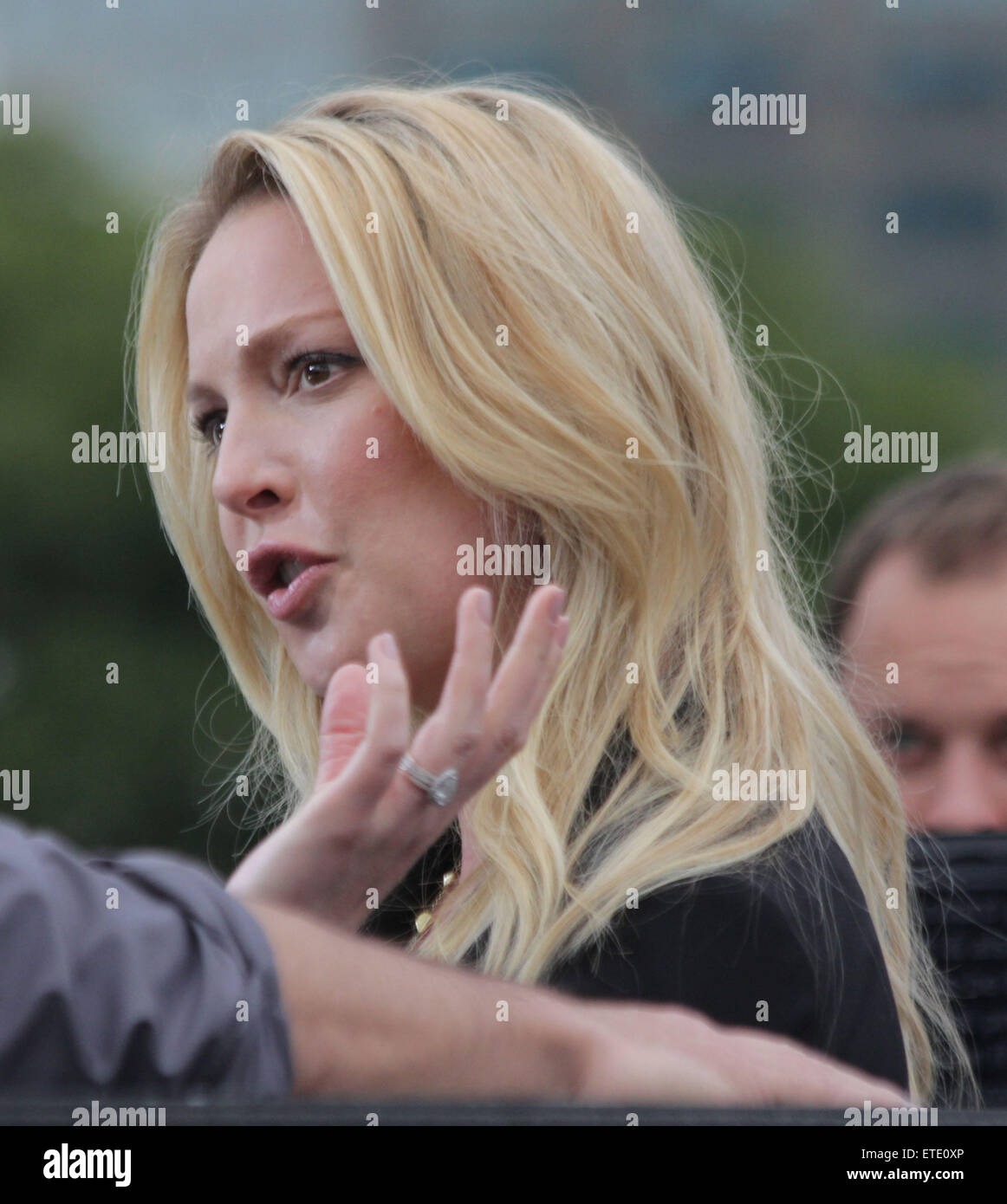 Katherine Heigl makes appearance on Extra TV Show at Universal City ...