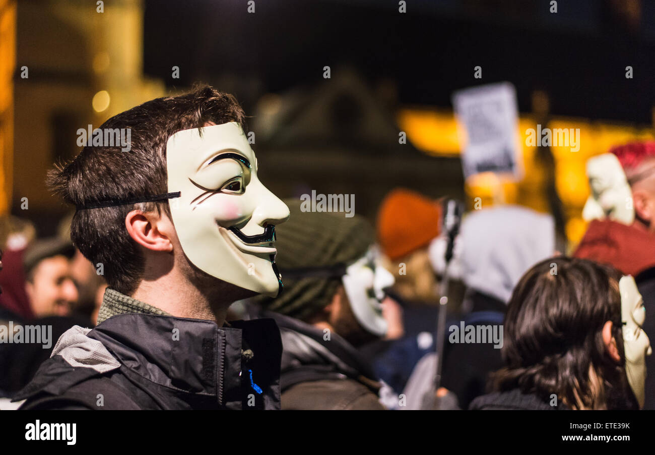 Vendetta mask protest hi-res stock photography and images - Alamy