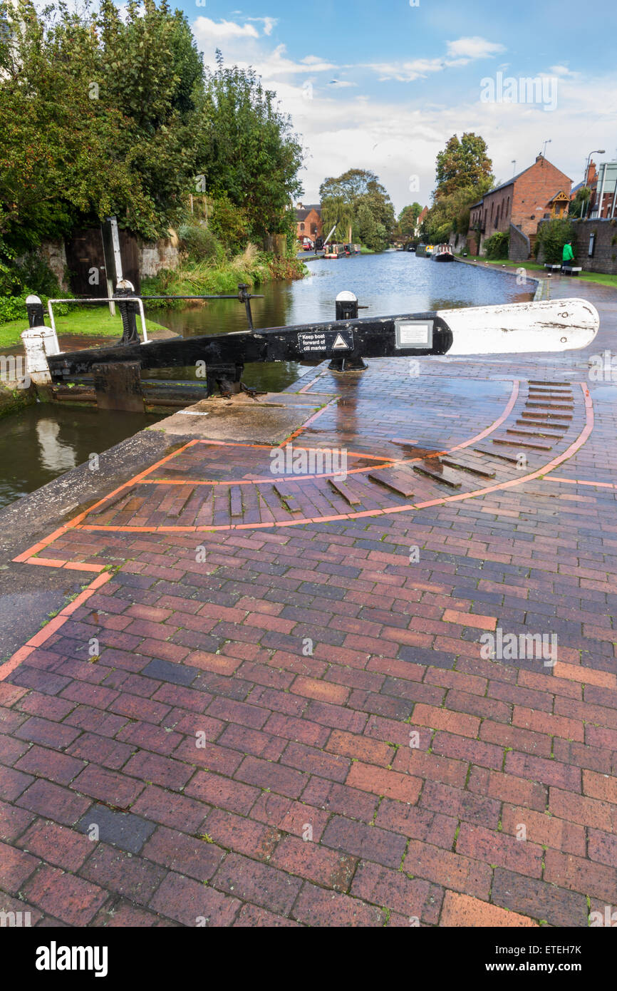Staffordshire and worcester canal hi-res stock photography and images ...